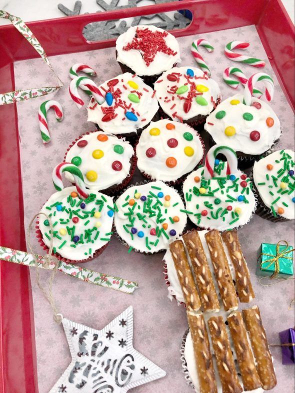 cupcake tree on tray - Kitchen Stuff Plus