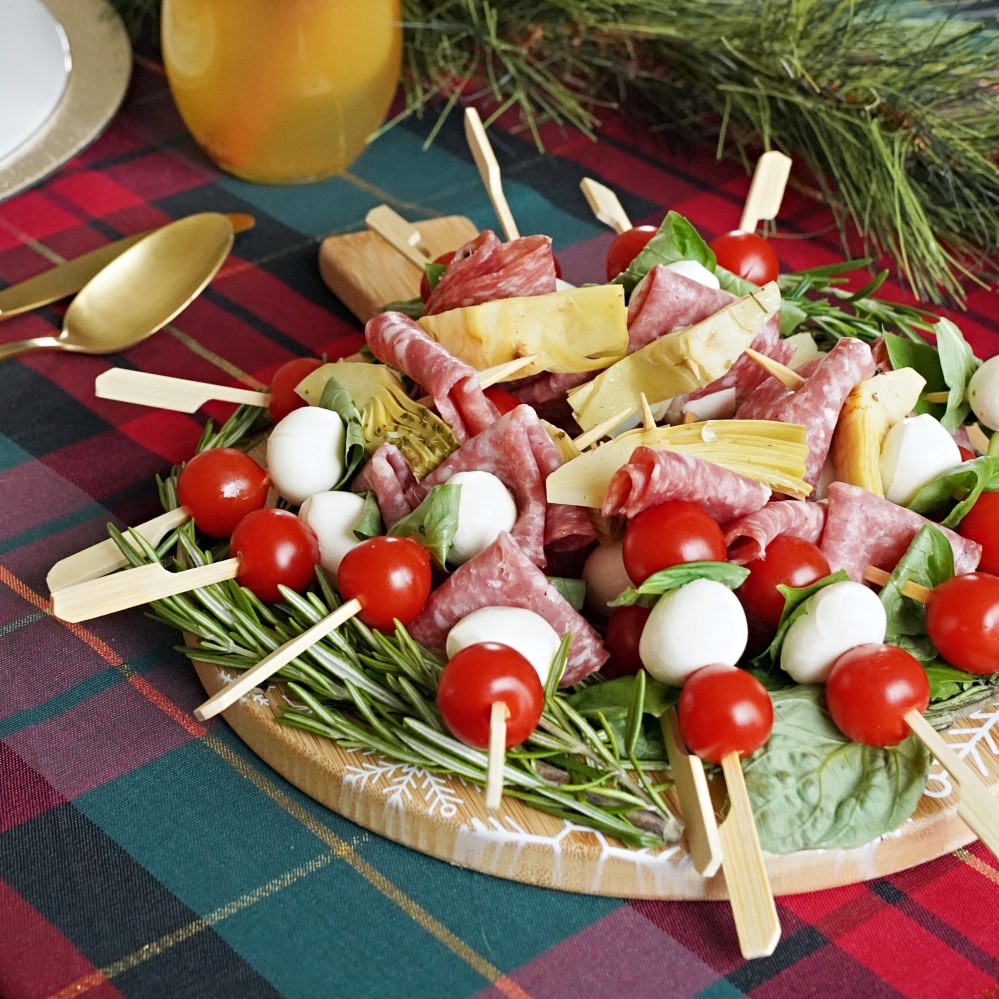 Host the Ultimate Friendsmas this Holiday Season – Kitchen Stuff Plus